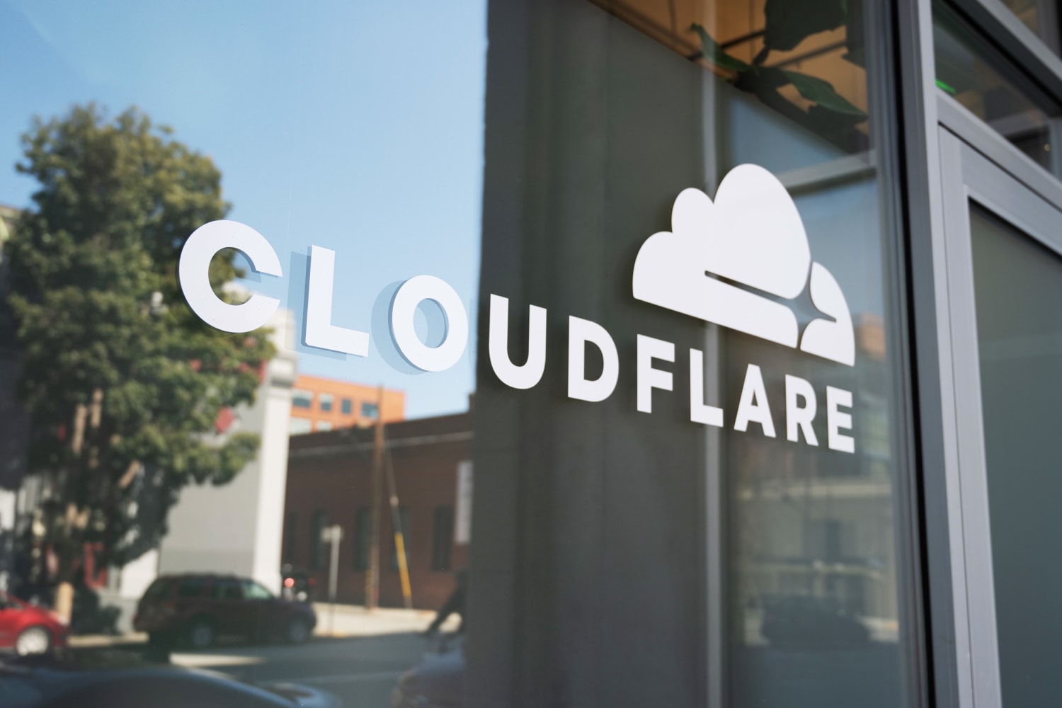 "I panicked, what happened?" Cloudflare outage causes global internet ...